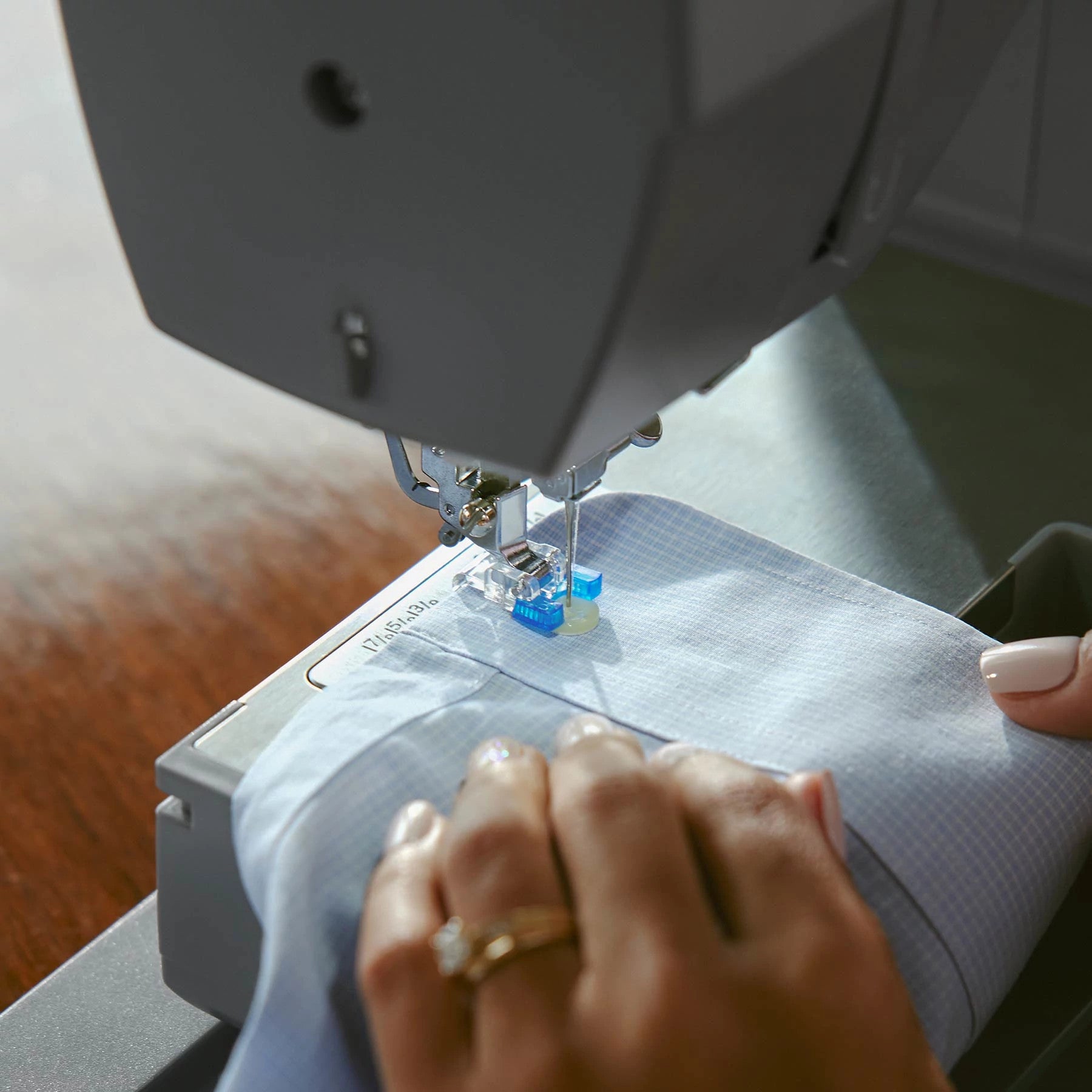 SINGER® Button Sewing Foot | SINGER®